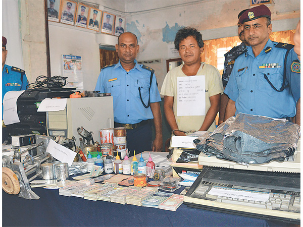 Man arrested with fake currency notes, printer