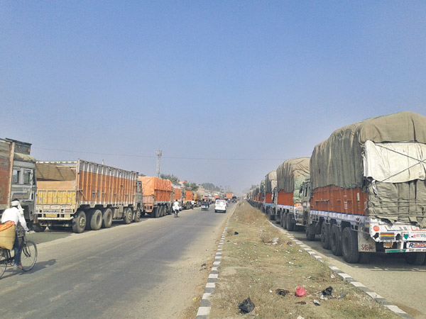 Flow of cargoes increases at three border crossings