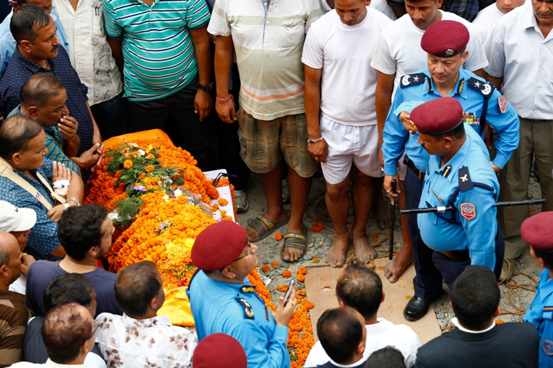 Last rites of deceased SSP Neupane performed (photo feature)
