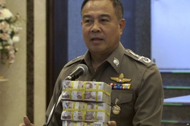 Bangkok police claim reward in Erawan Shrine bomber hunt