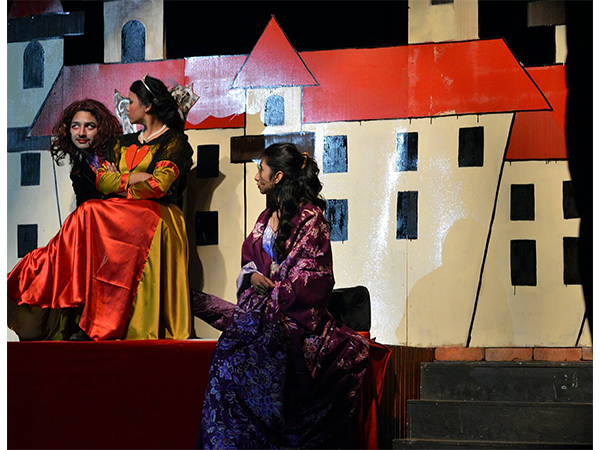 AHS stages Alice in Wonderland