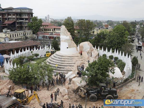 The story of how a mother & two daughters survived Dharara collapse