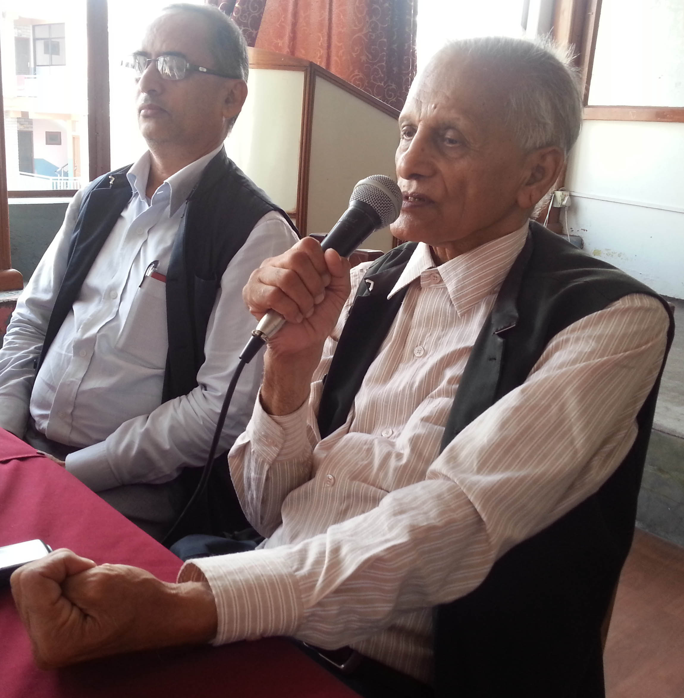Veteran communist leader Singh calls for strong stance against India