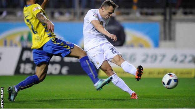 Real Madrid thrown out of Spanish Cup for fielding ineligible player