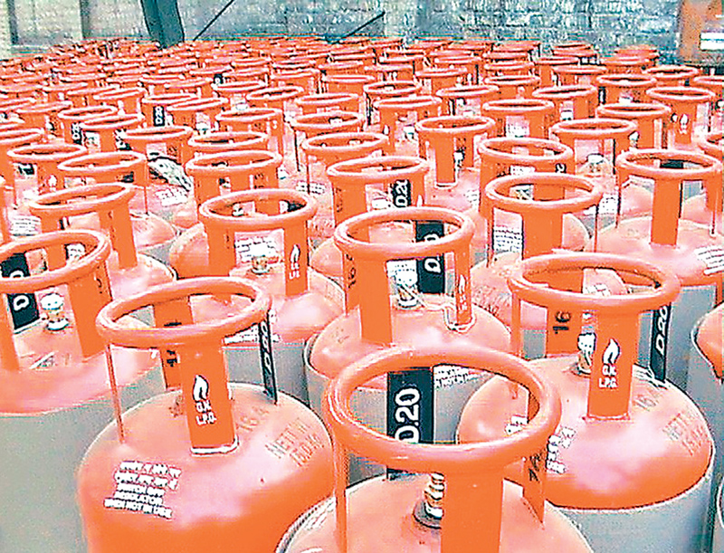Cooking gas gets cheaper by Rs50 per cylinder