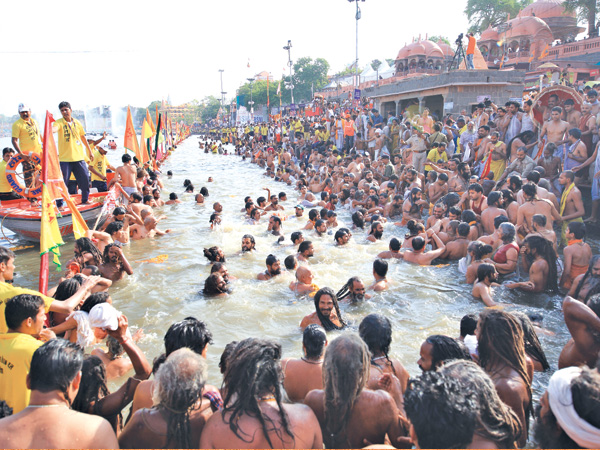 A holy river, a sea of humanity