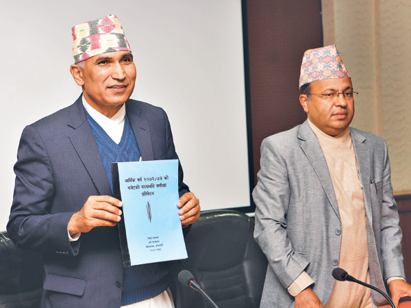 Govt says will miss economic targets