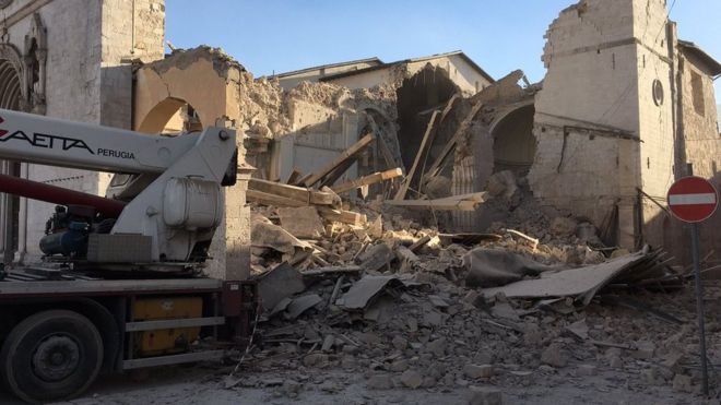 New strong earthquake hits Italy, buildings collapse