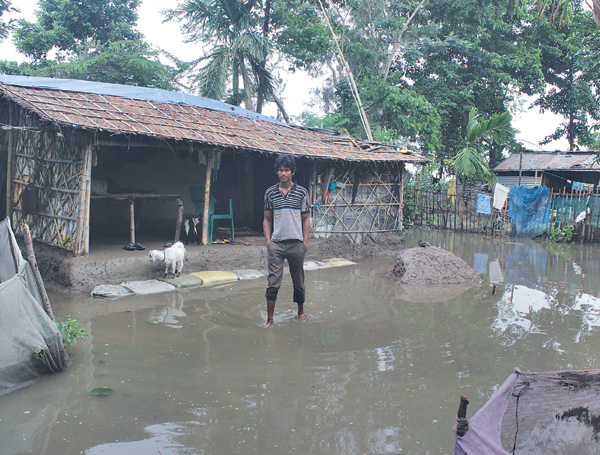 Floods swamp dozens of settlements