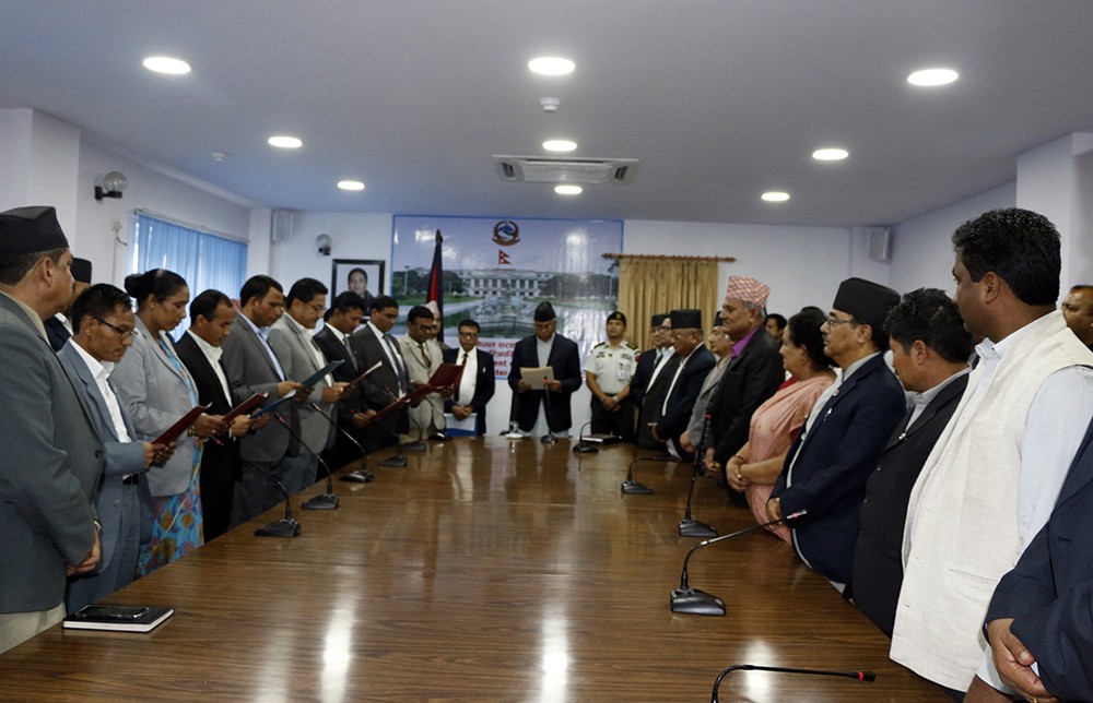 PM Deuba expands Cabinet, inducts 8 state ministers from CPN (MC)