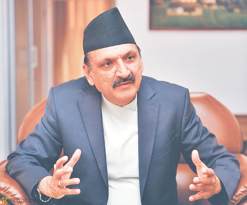 Minister Mahat off to Singapore