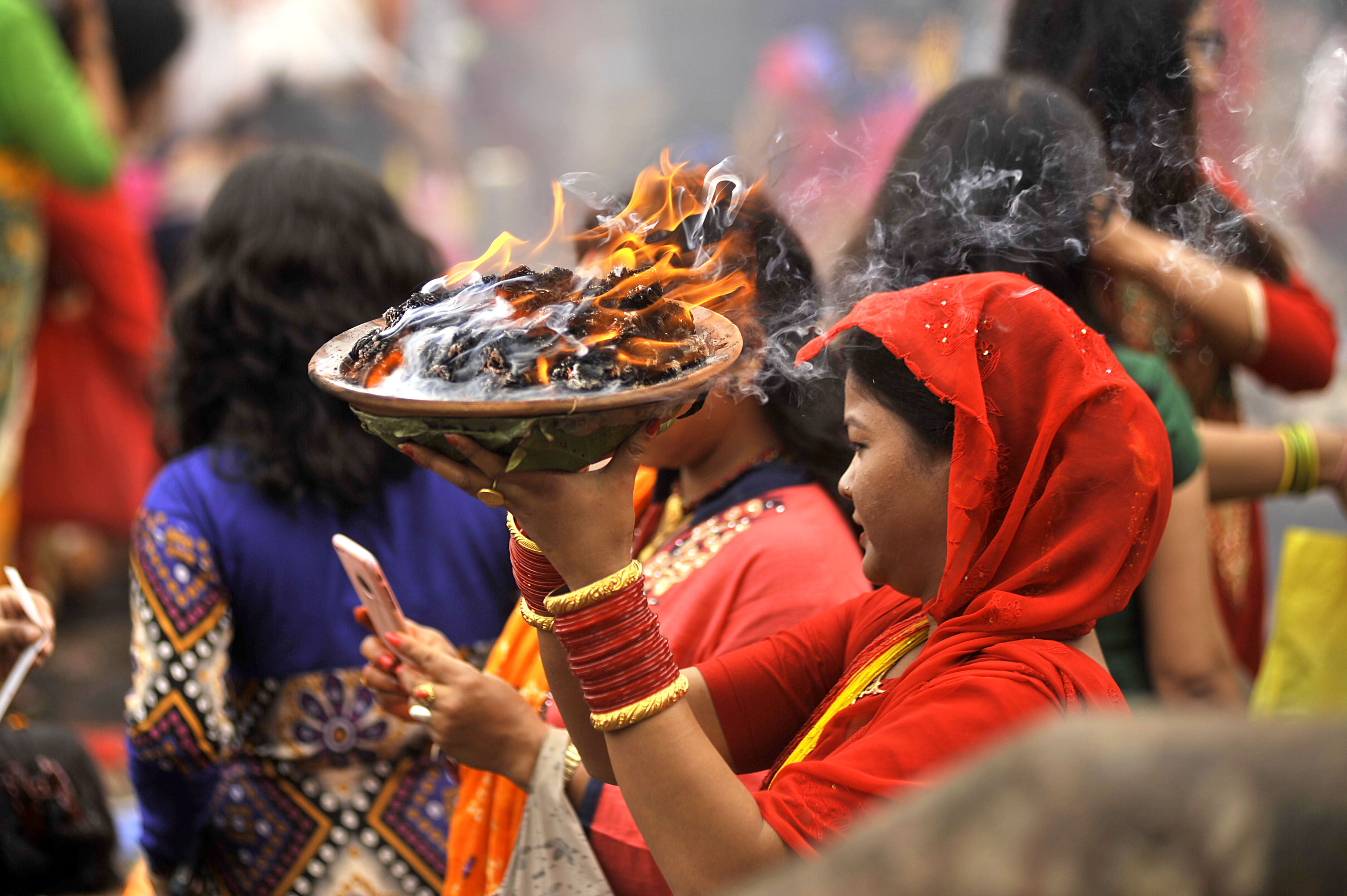 Devotees throng Shiva temples on last Shrawan Sombar