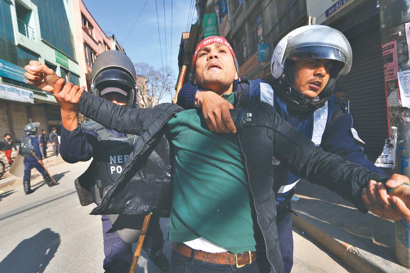 Banda affects normal life; 83 held, freed