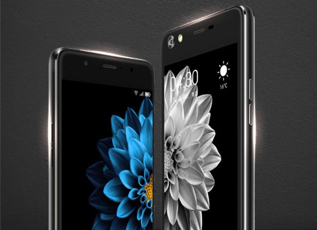 Hisense debuts dual-screen smartphone