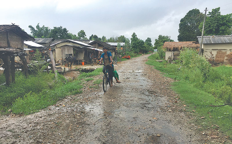 Flood forces Mohanpur residents to flee to India