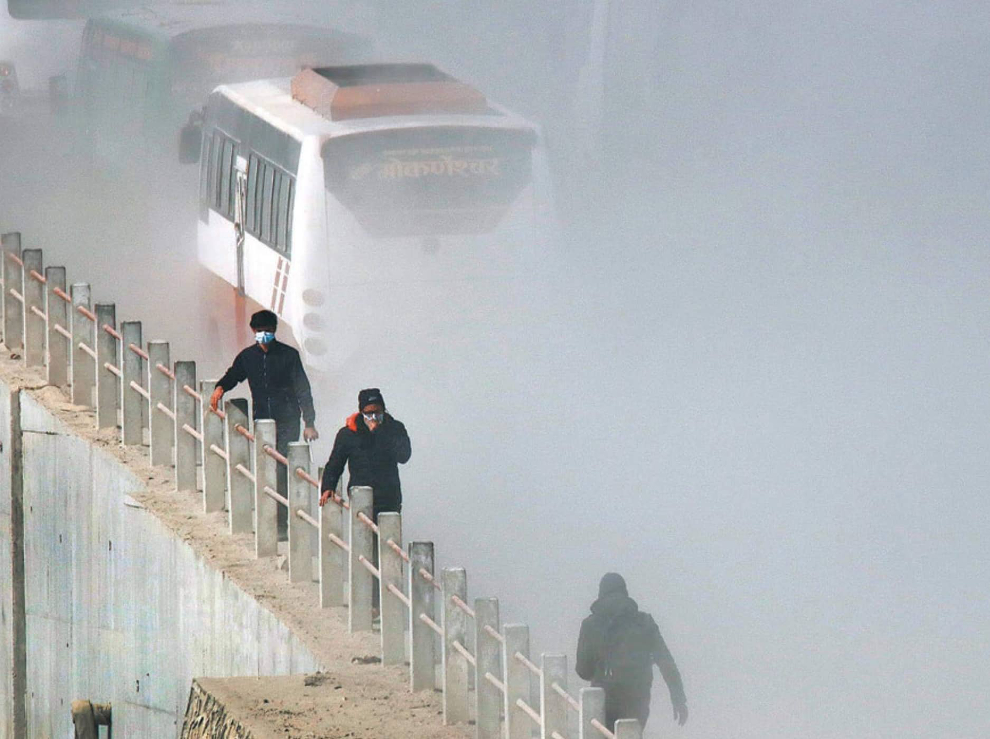 People are mocking the prime minister after he said no one has to wear ...