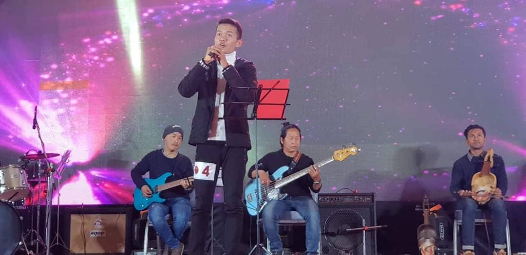 Secret to winning the Chinese singing contest: not speak a word of Mandarin