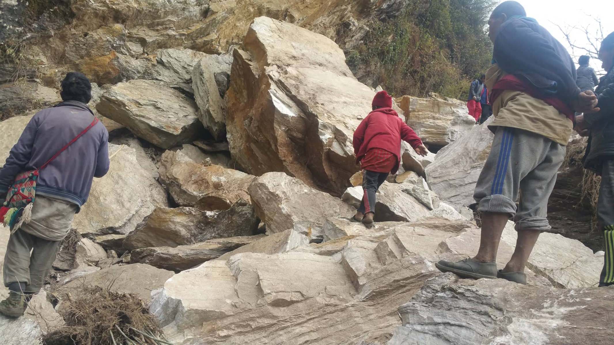 2 shepherds, 200 cattle trapped in Dhading cave