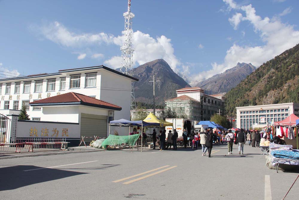 Much hype, little work to show: Rasuwagadhi border point lies in a ...