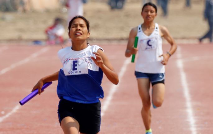 Barefooted athlete wins a medal