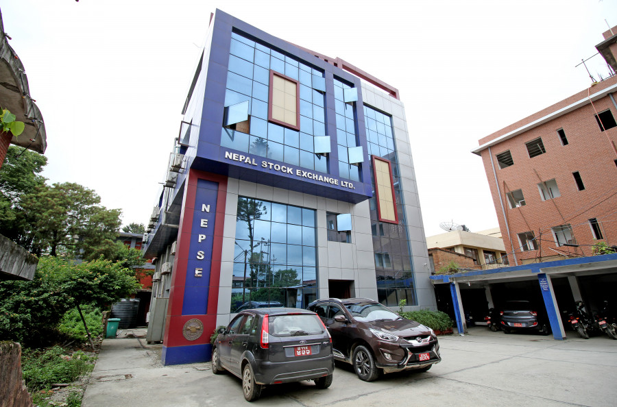 NEPSE continues to plunge despite higher investor activity