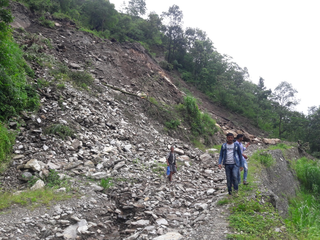 Residents of Bahrabise Municipality living at high landslide risk