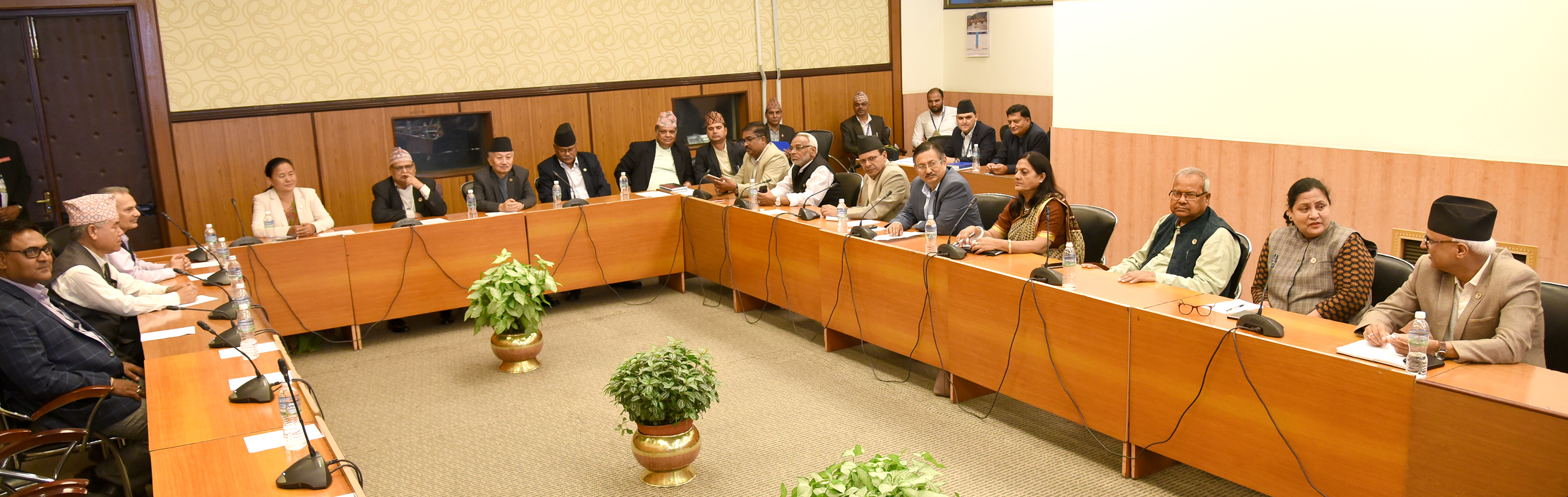 Parties agree to form special committee, ending House deadlock