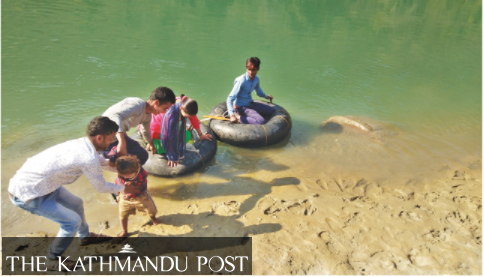Baitadi villagers risk life crossing Mahakali river to reach Indian towns