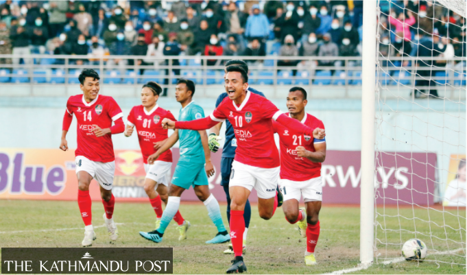 MMC, Army triumph to climb on top two positions