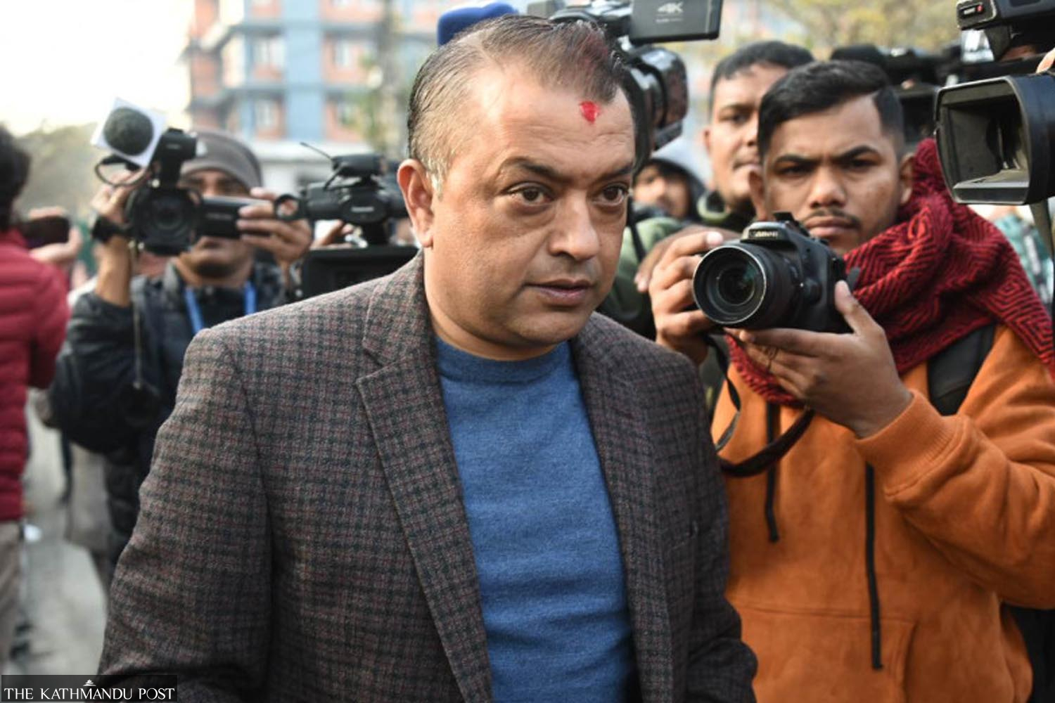 Gagan Thapa bats for apolitical President