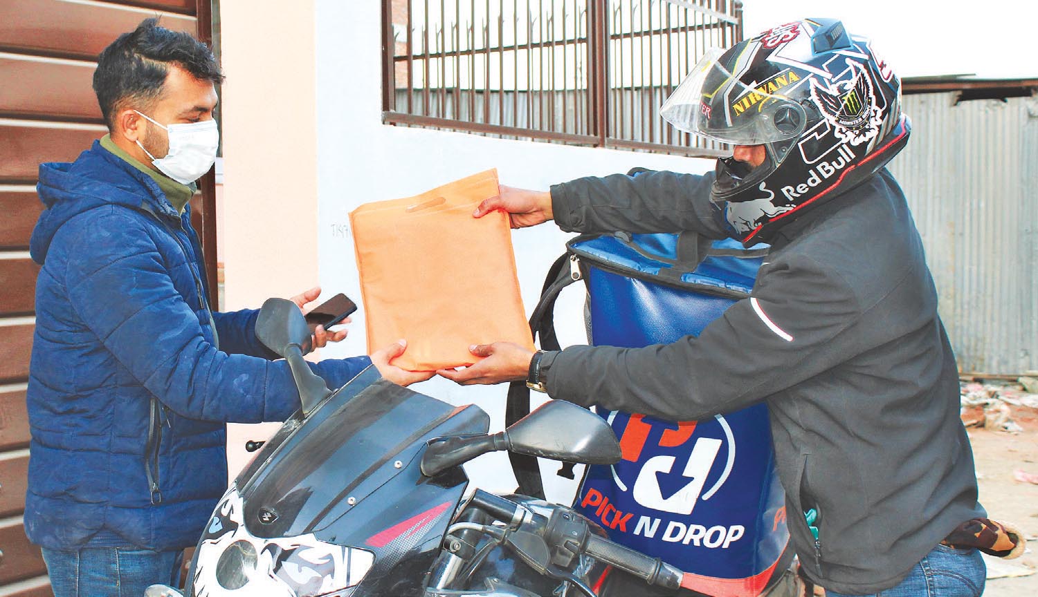 Outsourced delivery services take off as e-commerce flourishes in urban ...