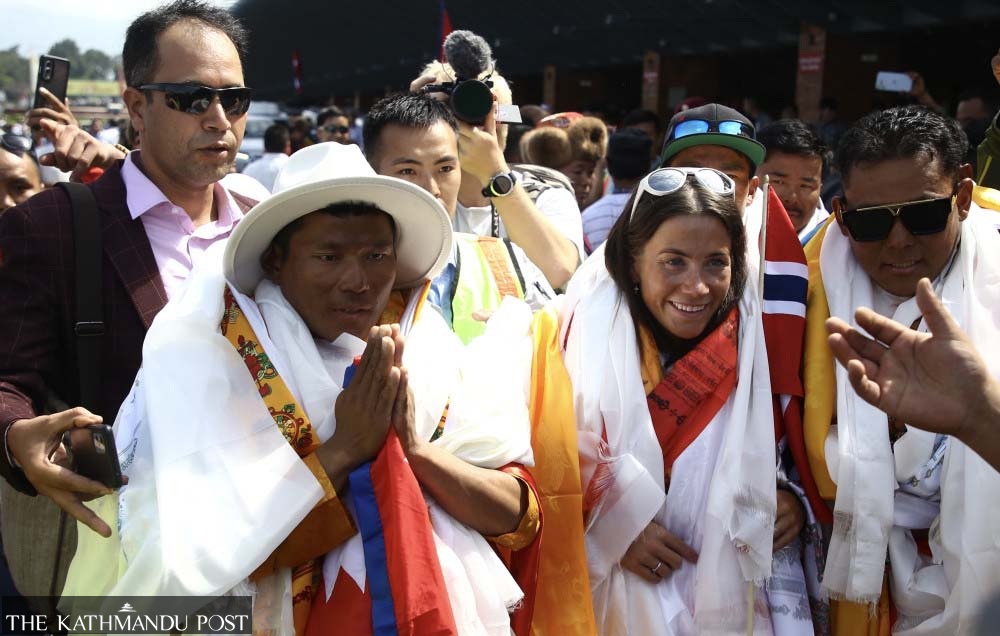 Record-breaking climbers welcomed in Kathmandu