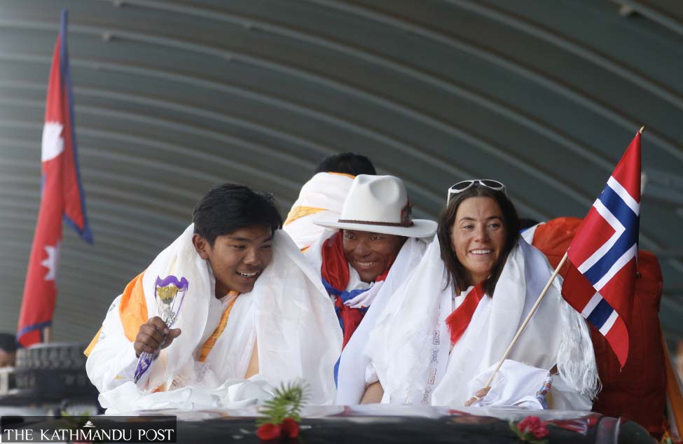 Record-breaking climbers welcomed in Kathmandu
