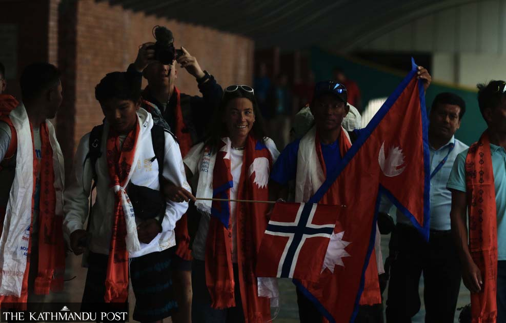 Record-breaking climbers welcomed in Kathmandu