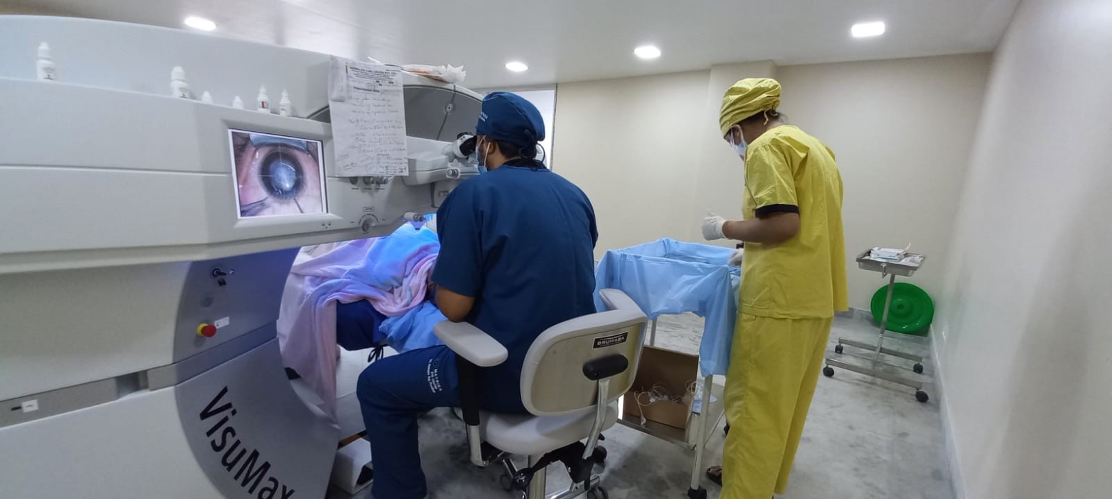 SmartSurface laser eye surgery within 20 seconds