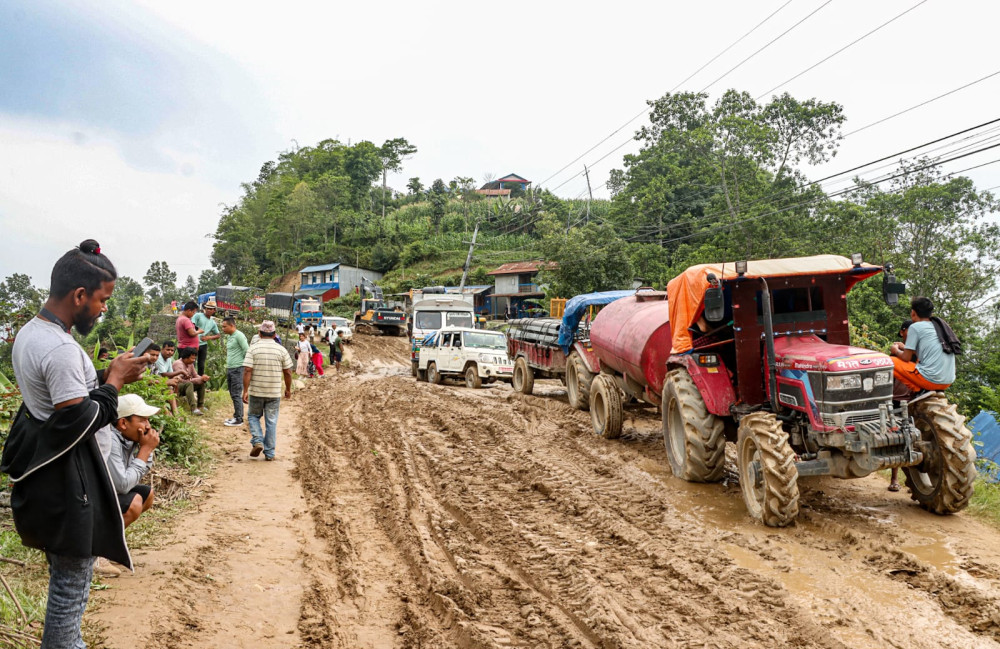Locals block road demanding repairs