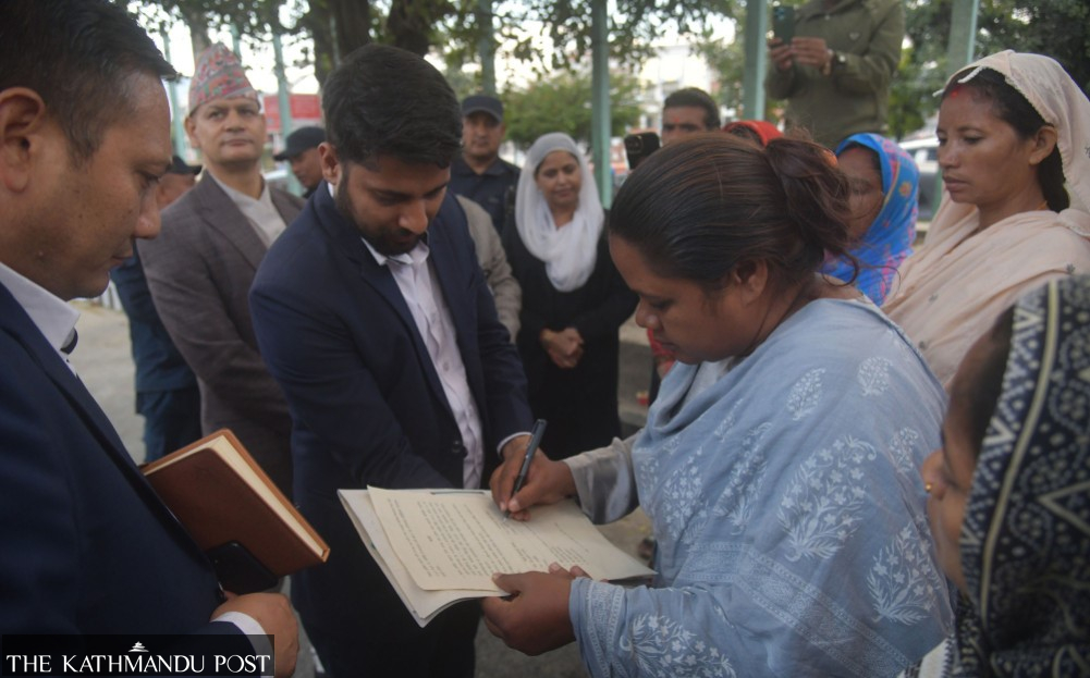 Government signs deal with Ruby Khan on 82nd day of protest