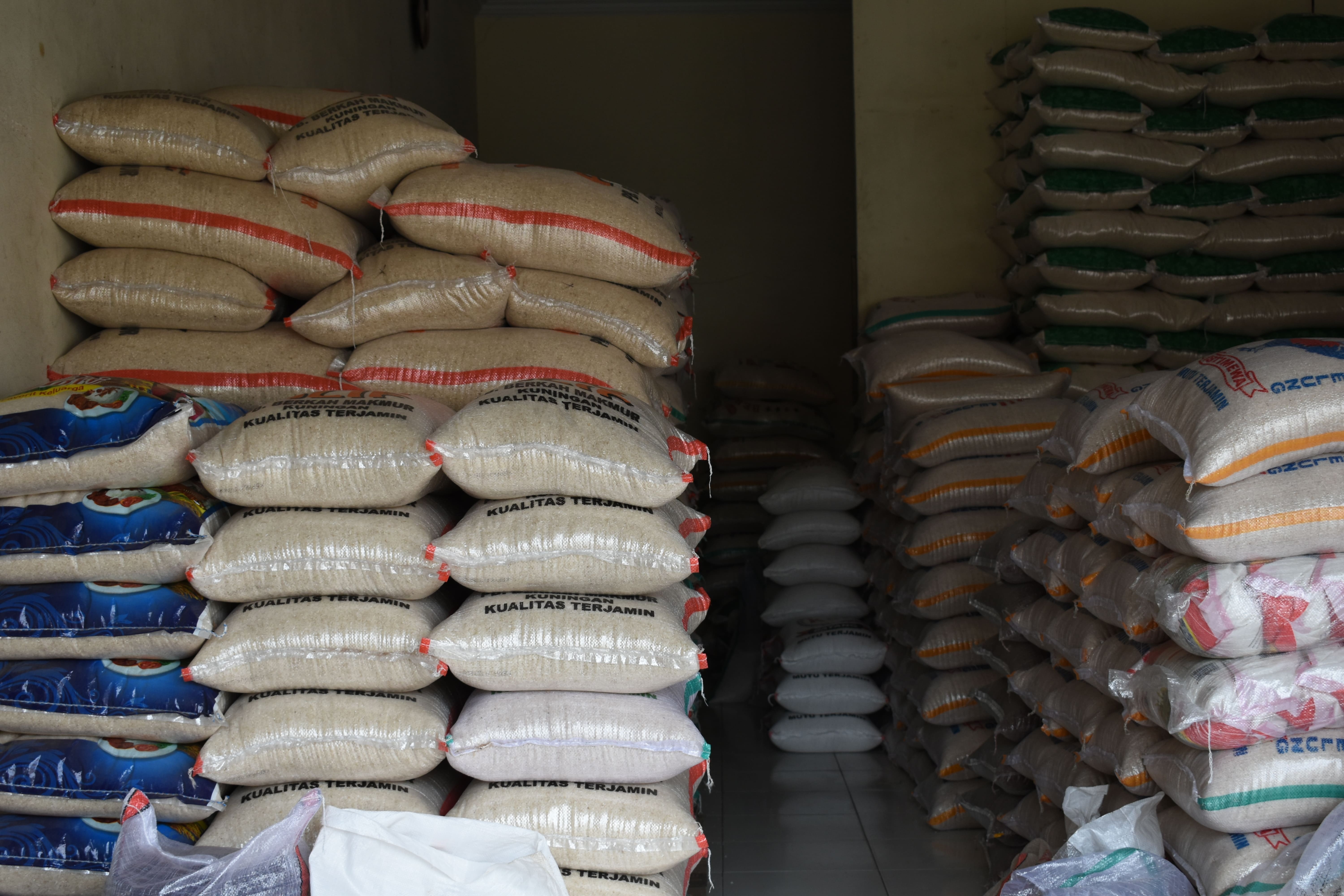 Rice prices hit record high amid Indian ban