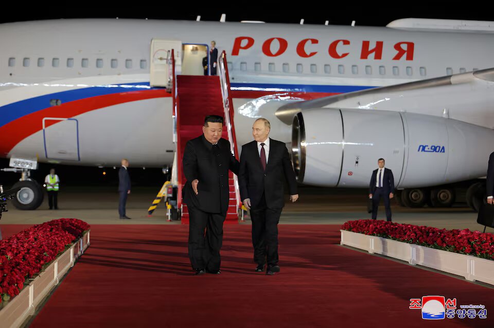 Putin And Kim Embrace In North Korea Vow New Multi Polar World