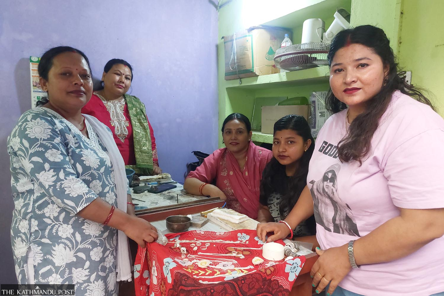 Women artisans shine in jewellery making