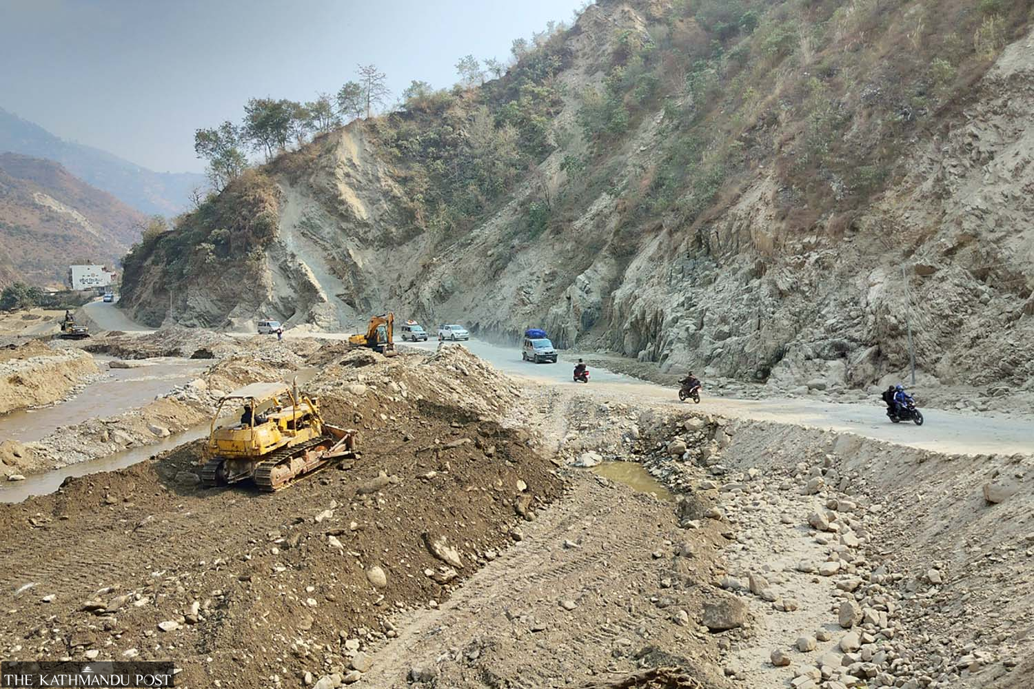 Temporary repairs fail to assure travellers on flood-ravaged BP Highway