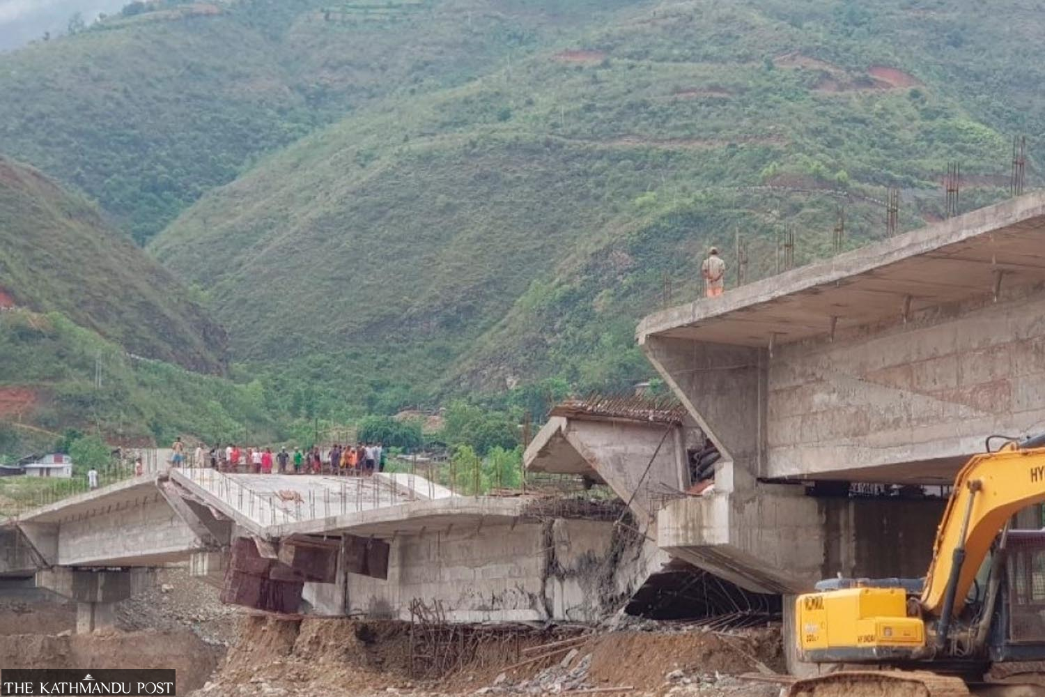 Under-construction bridge collapses for the second time