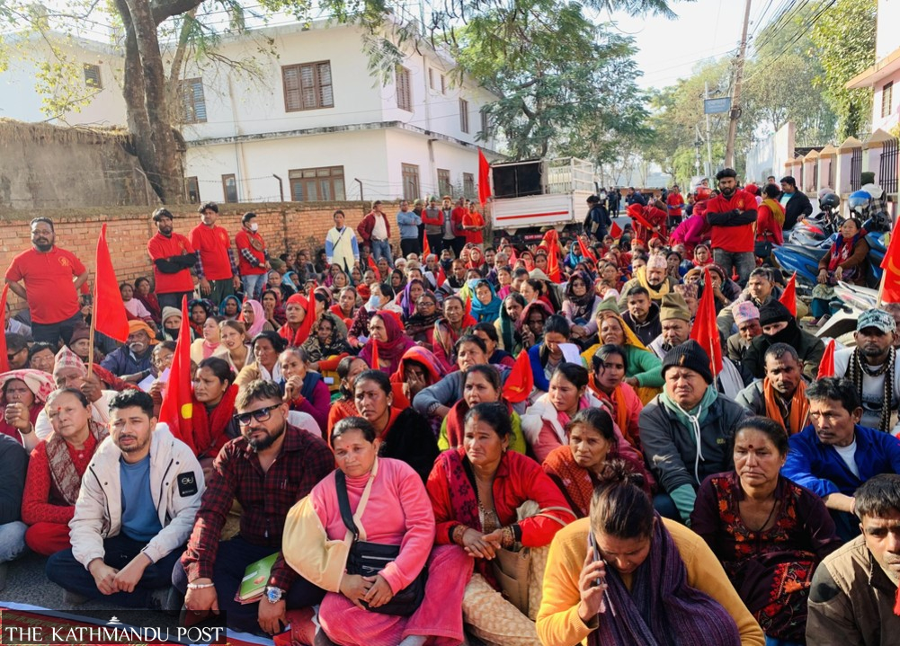 Loan shark victims protest outside Ghorahi District Court