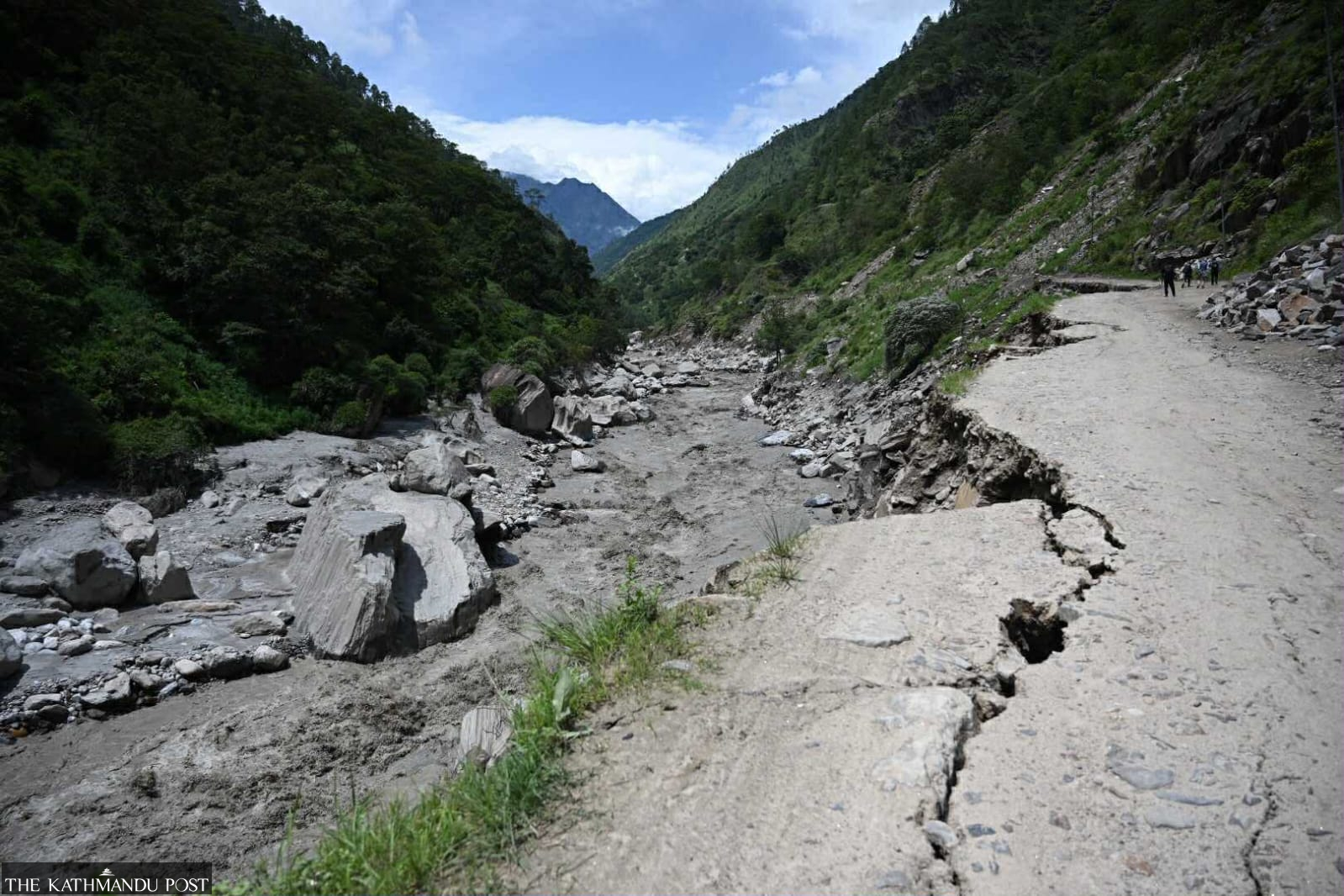 One-way traffic resumes on flood-hit Rasuwagadhi road after 13 days