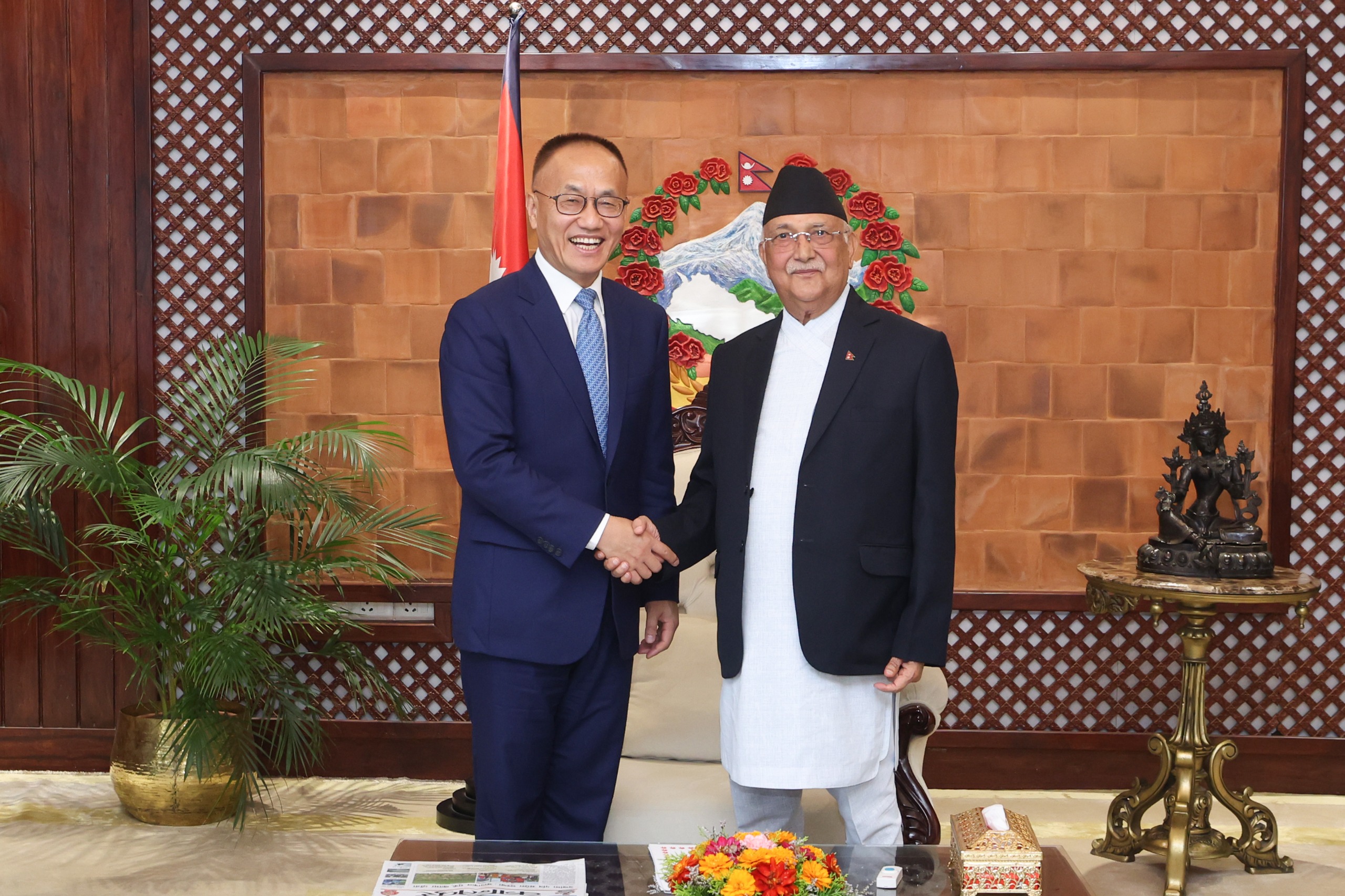Prime Minister Oli meets Chinese aid agency chief