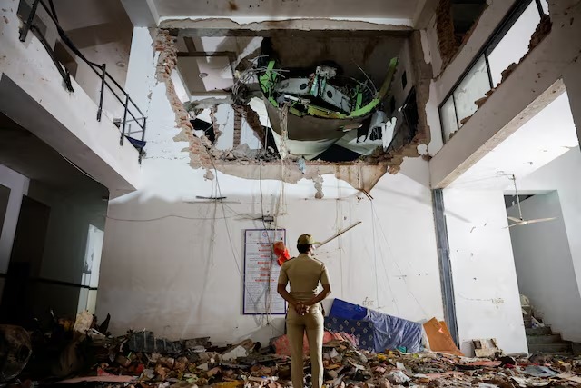 Boeing, FAA say fuel switch locks are safe as Air India crash probe ...