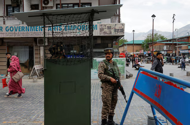 How do India and Pakistan’s militaries compare as tensions rise after ...