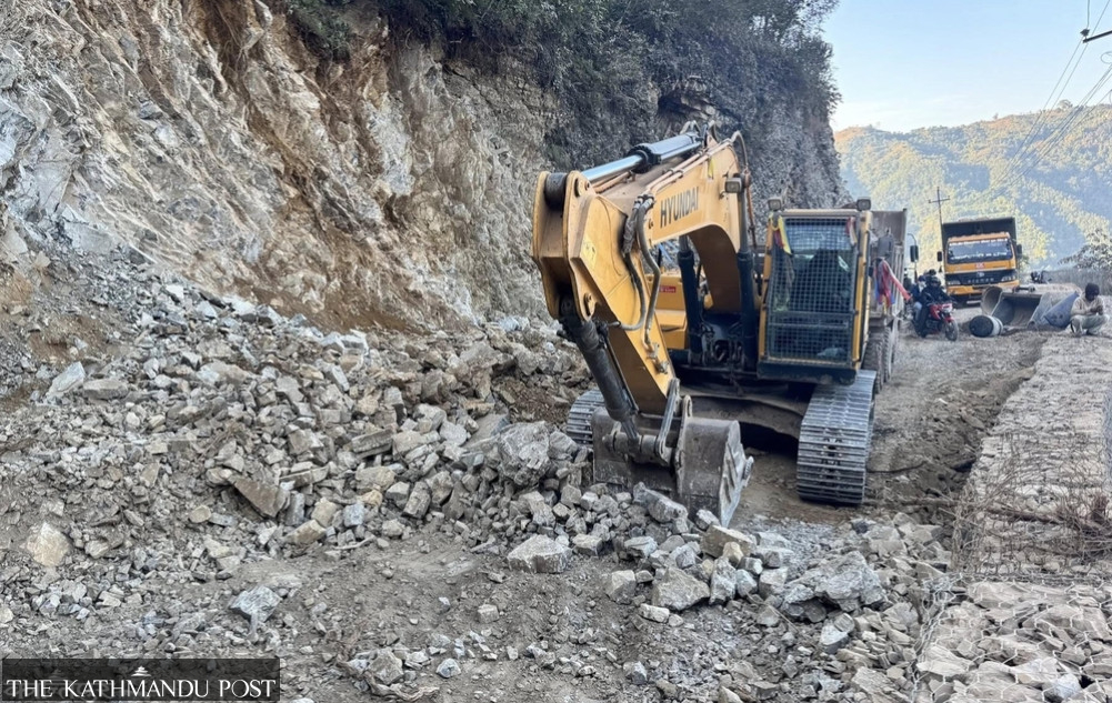 Traffic halted on Rapti Highway stretch for upgrade works