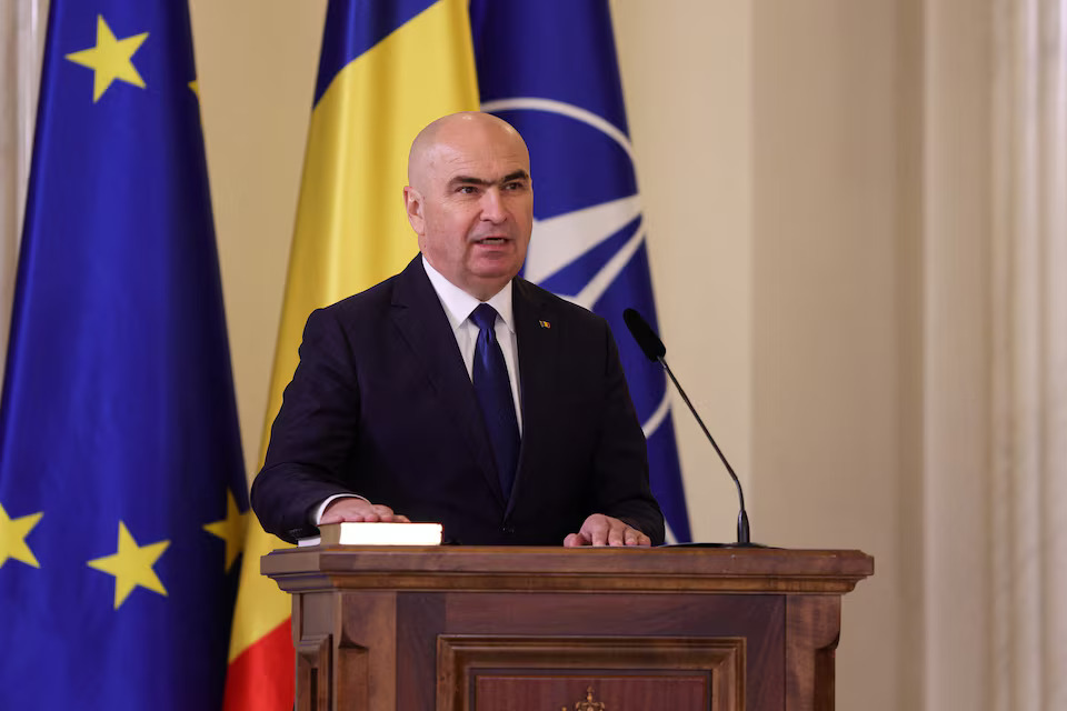 Romanian government collapses after no-confidence vote